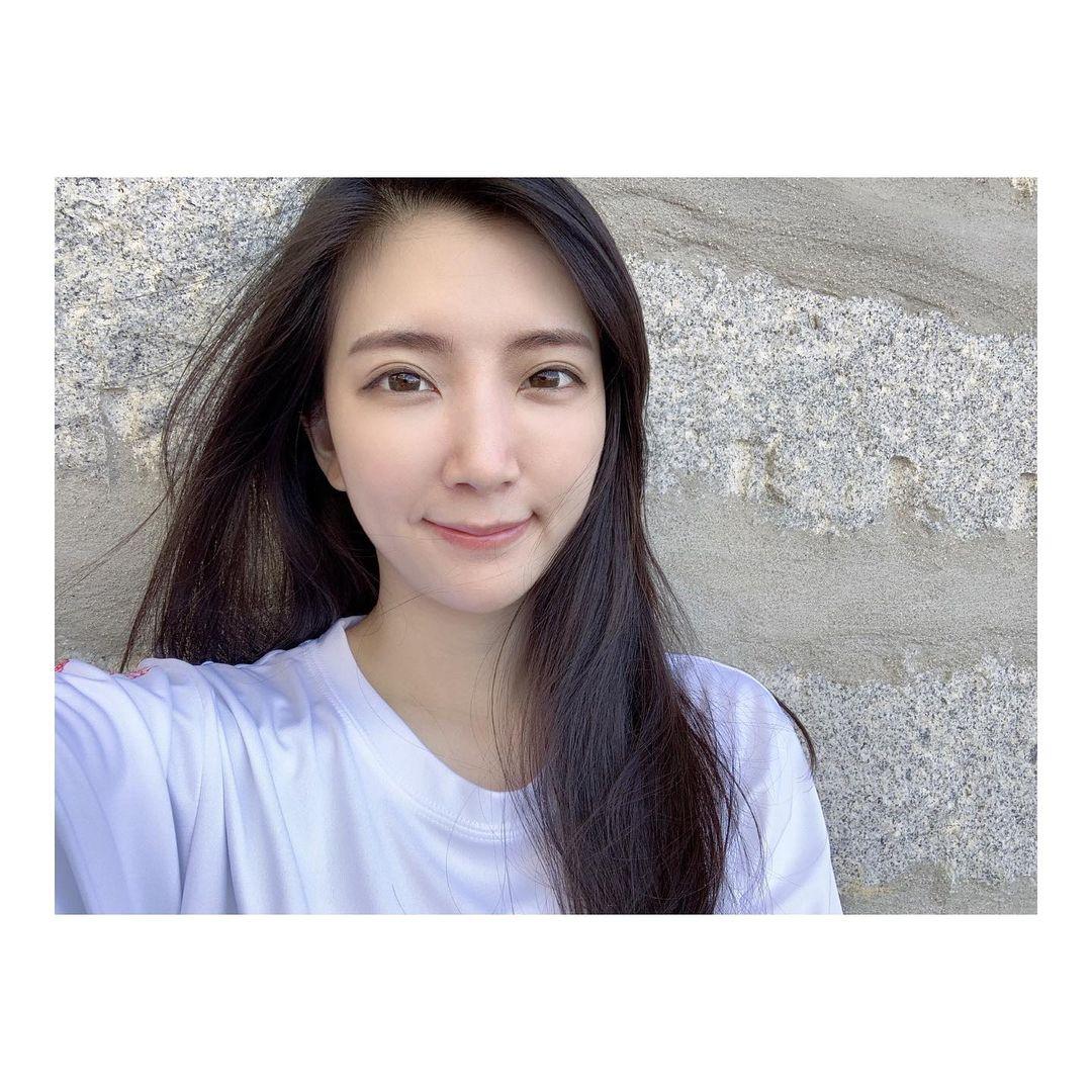 美女写真｜超正护理士 静静 清纯甜美脸蛋穿上比基尼简直硬爆 (42P) - pljj