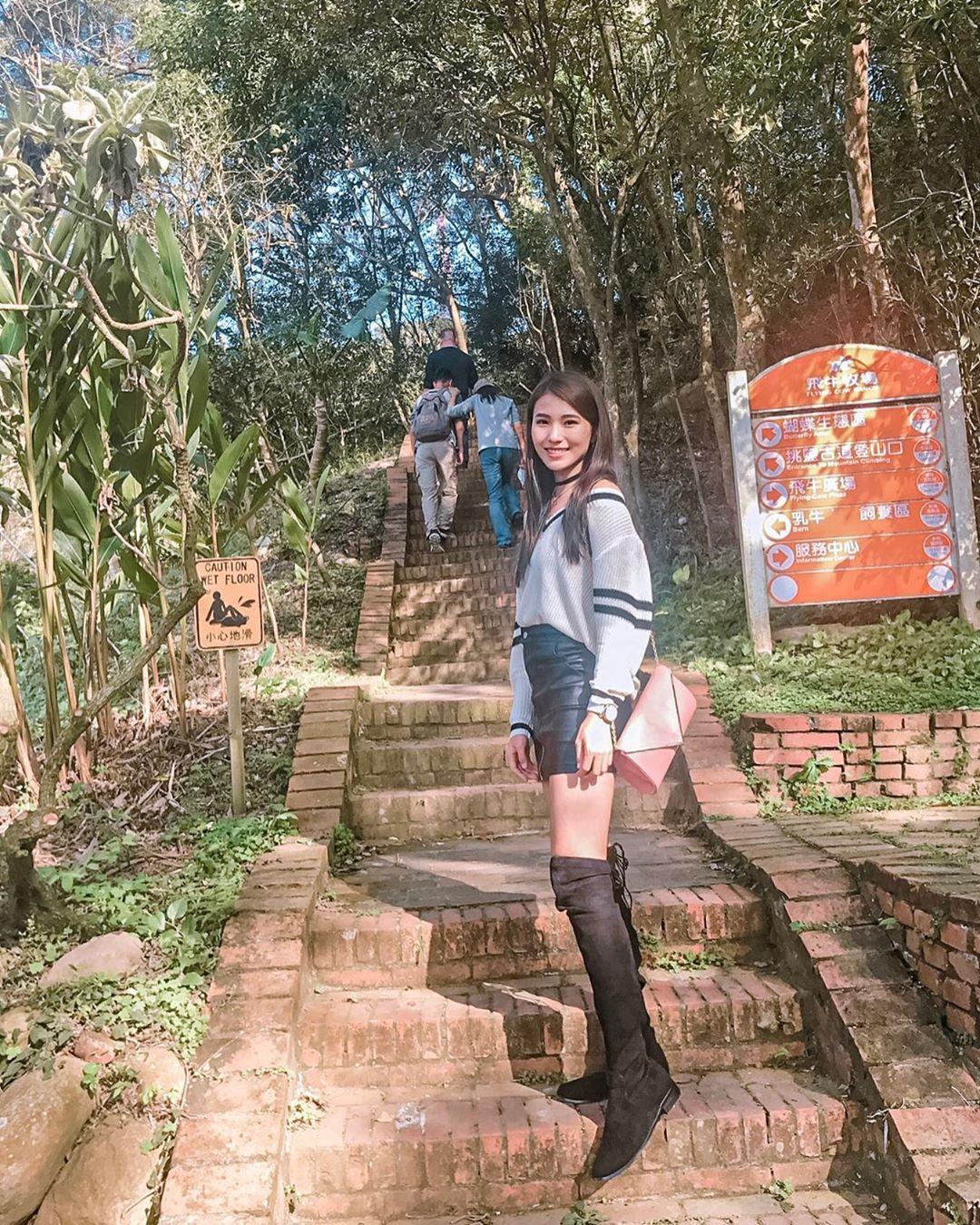 pljj美圖｜展览场性感模特儿－林大唏 (13P) - pljj