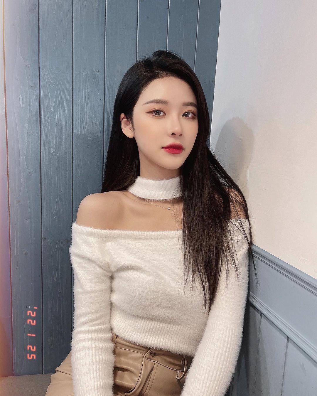 pljj｜白嫩美乳妹Doris超誘惑！「超甜酥胸」有夠迷戀！ - pljj