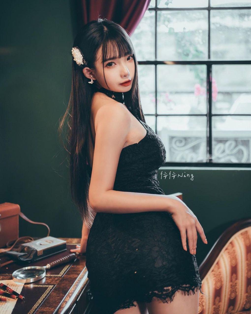 j图｜爆乳小只马「佞佞 Ning」超萌萝莉配上暴力身材 (25P) - pljj